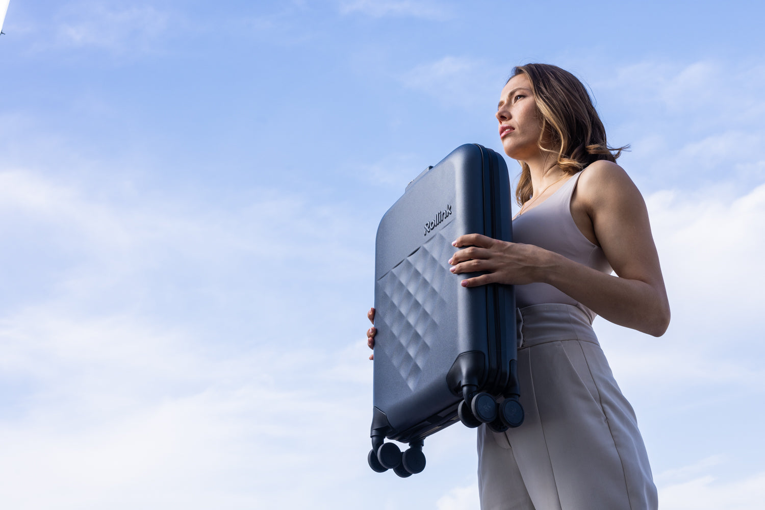 World's Thinnest Collapsible Suitcase – WanderlustStuff